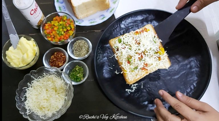 CHILLI CHEESE TOAST (On Tava) – Ruchi's Veg Kitchen