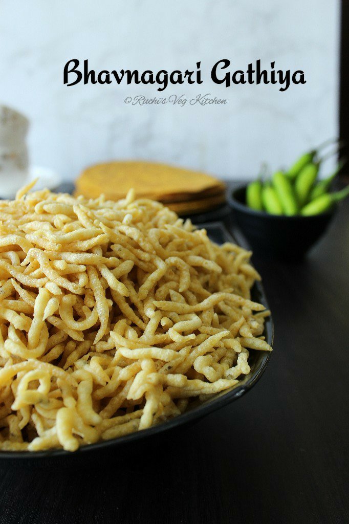 BHAVNAGARI GATHIYA / NYLON GATHIYA – Ruchi's Veg Kitchen